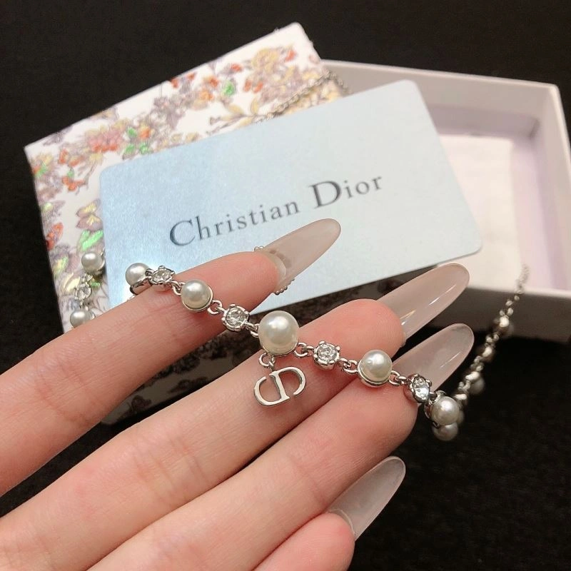 High fidelity Christian Dior Necklaces