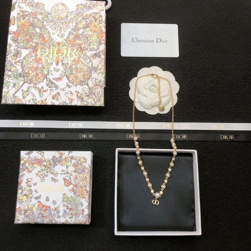 Economical Christian Dior Necklaces
