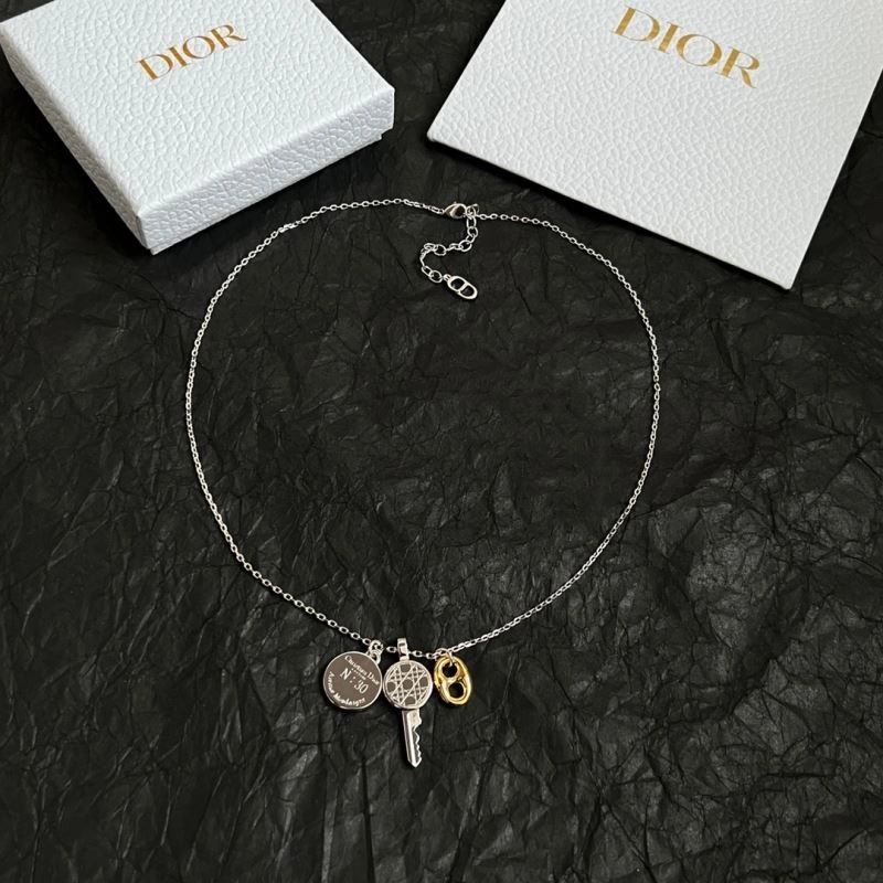 Bargain Christian Dior Necklaces