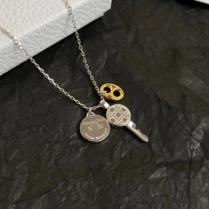 Bargain Christian Dior Necklaces