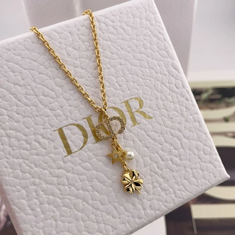 Top match Christian Dior Necklaces