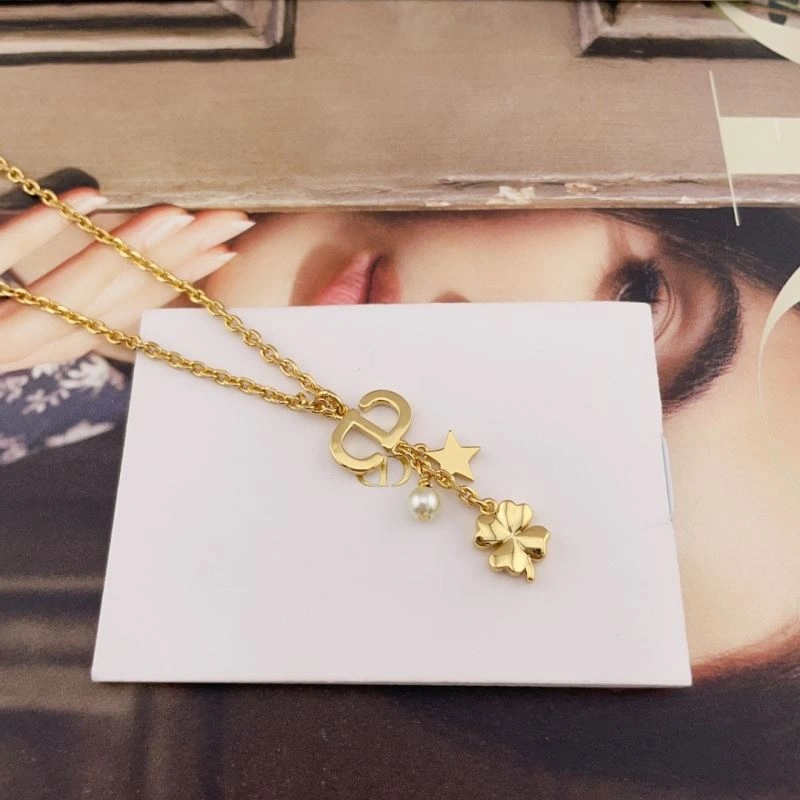 Top match Christian Dior Necklaces