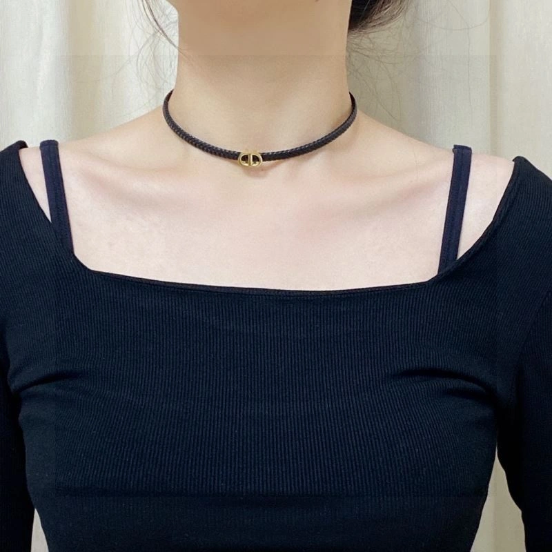 Low-cost Christian Dior Necklaces
