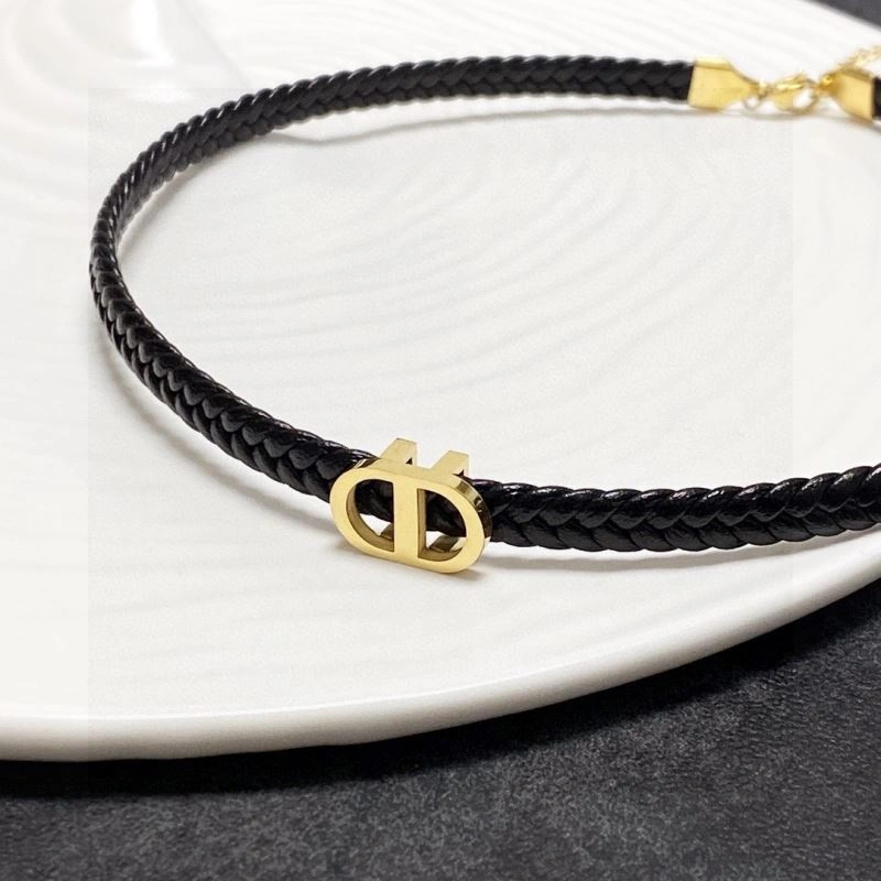 Low-cost Christian Dior Necklaces
