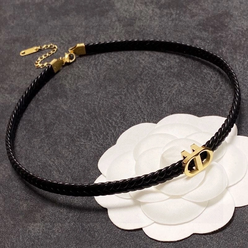 Low-cost Christian Dior Necklaces
