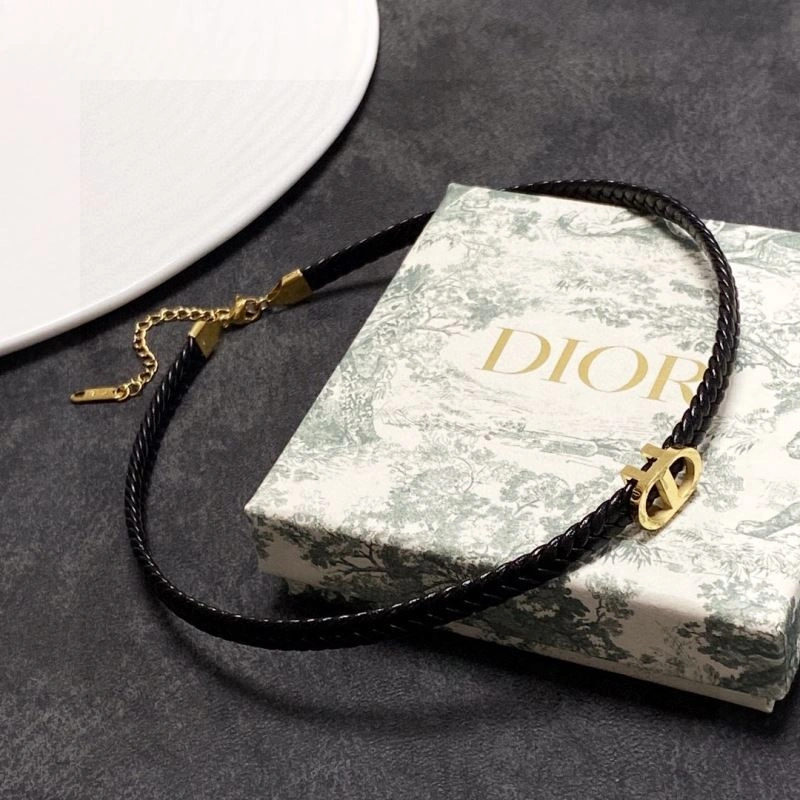 Low-cost Christian Dior Necklaces