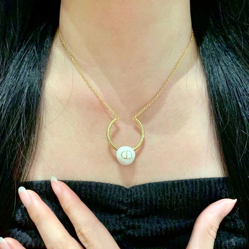 High fidelity Christian Dior Necklaces