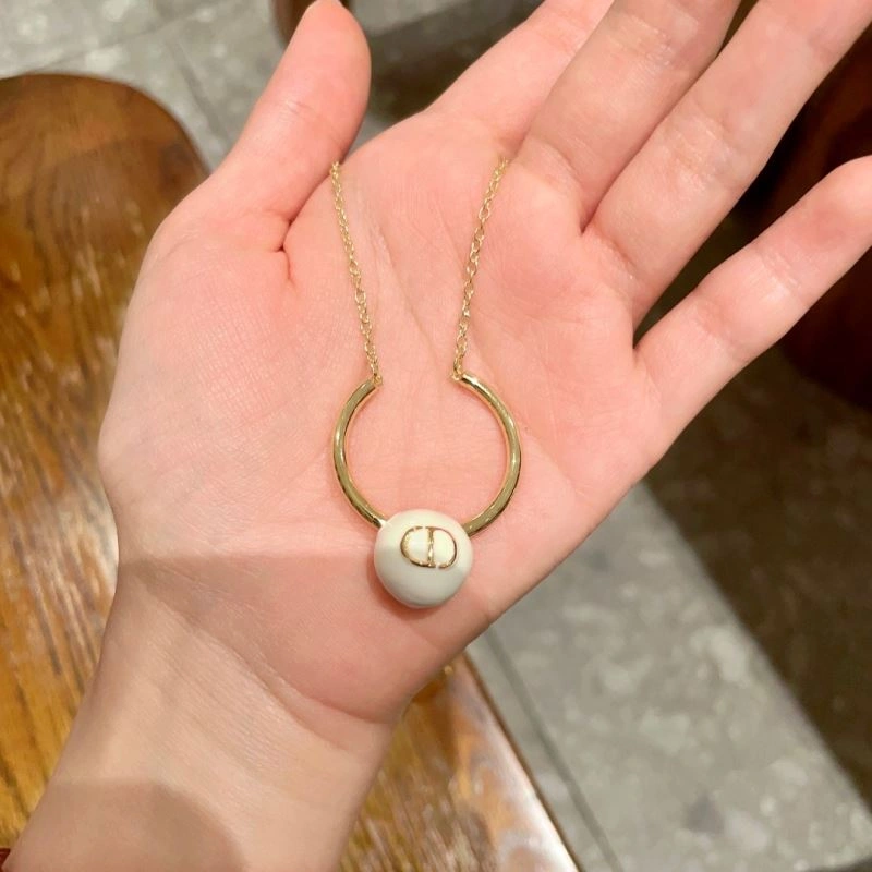 High fidelity Christian Dior Necklaces