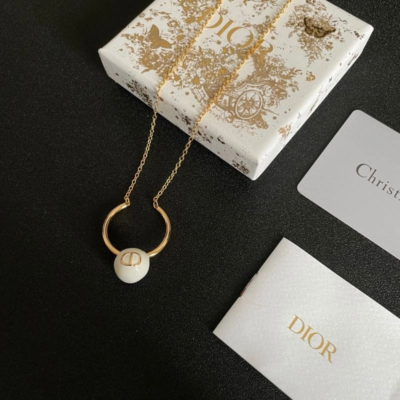 High fidelity Christian Dior Necklaces