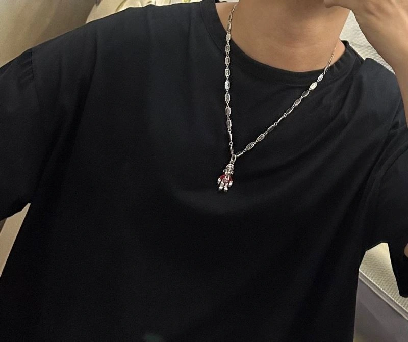 High fidelity Christian Dior Necklaces