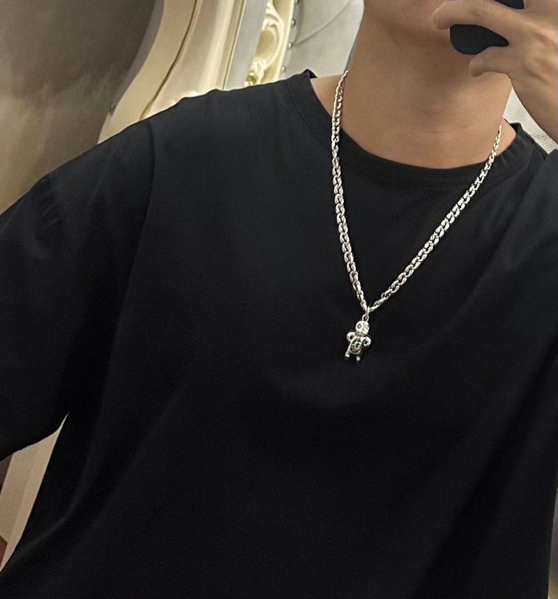 Discounted Christian Dior Necklaces