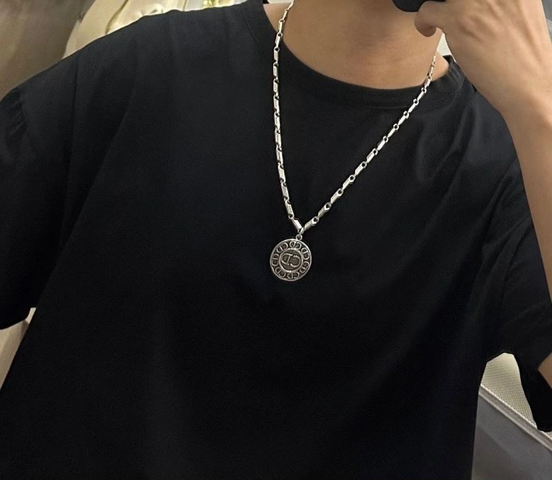 Reasonably priced Christian Dior Necklaces