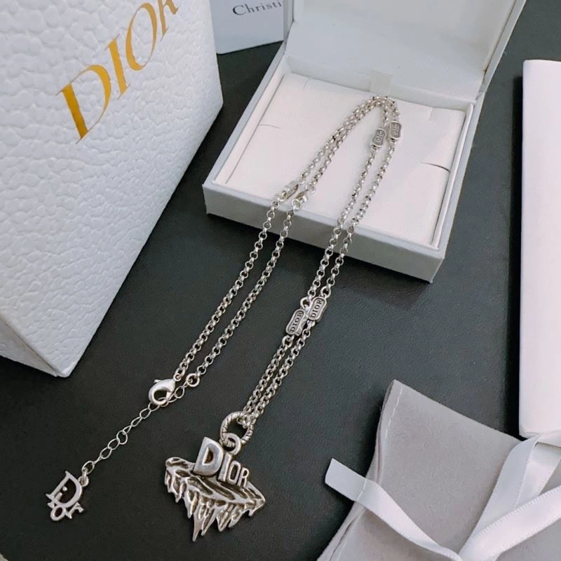 Cut-rate Christian Dior Necklaces