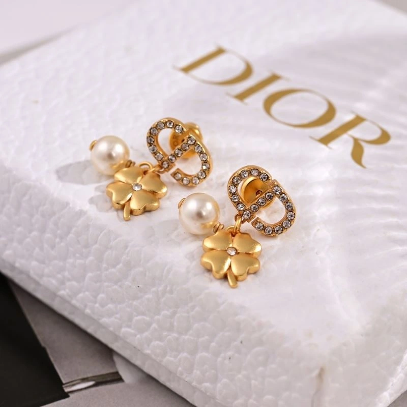 Bargain Christian Dior Necklaces