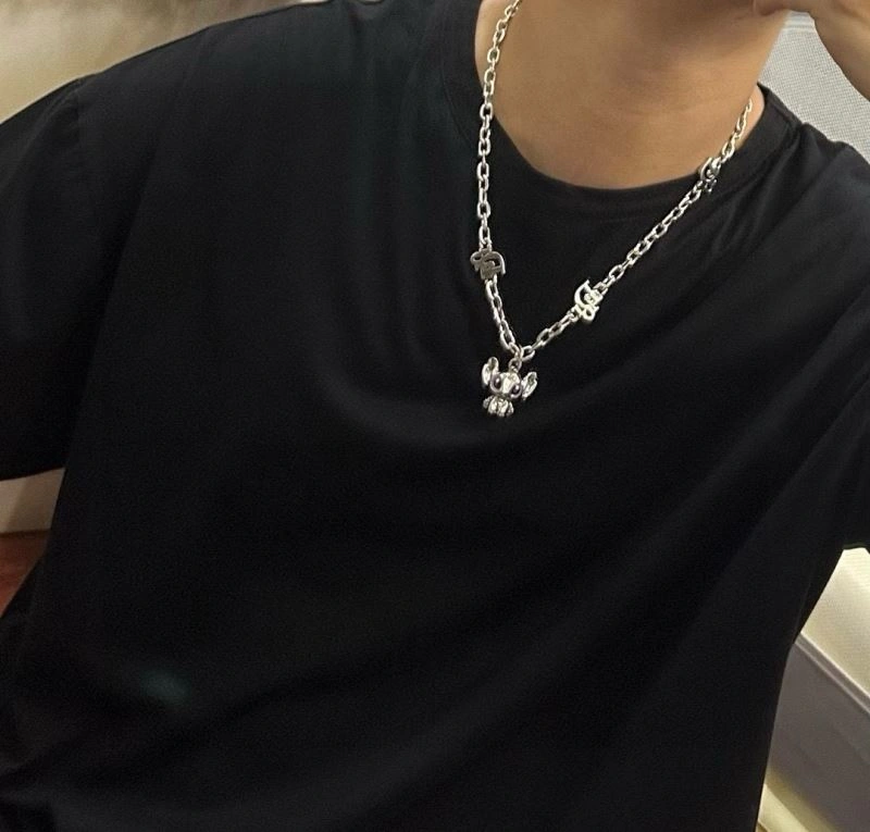 Discounted Christian Dior Necklaces