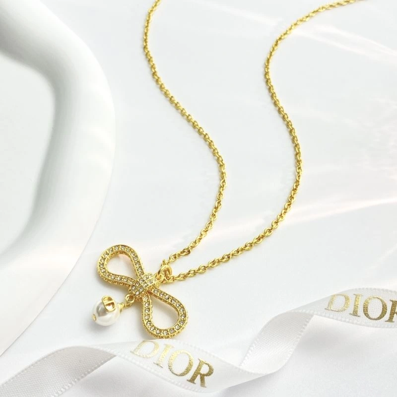 High fidelity Christian Dior Necklaces