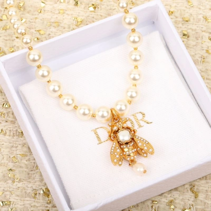 Low-cost Christian Dior Necklaces