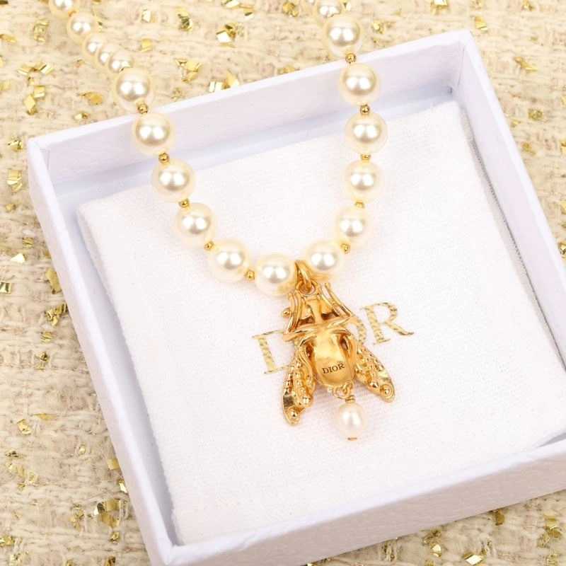 Low-cost Christian Dior Necklaces