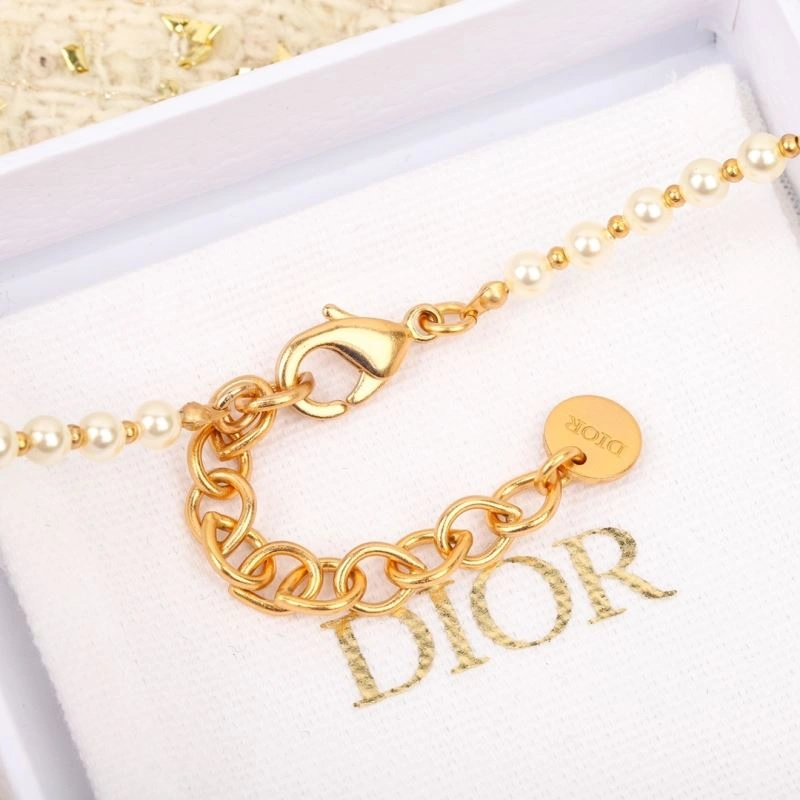 Low-cost Christian Dior Necklaces