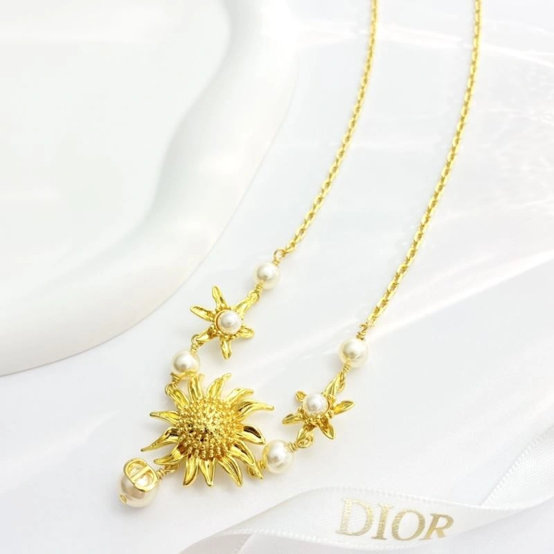 High fidelity Christian Dior Necklaces