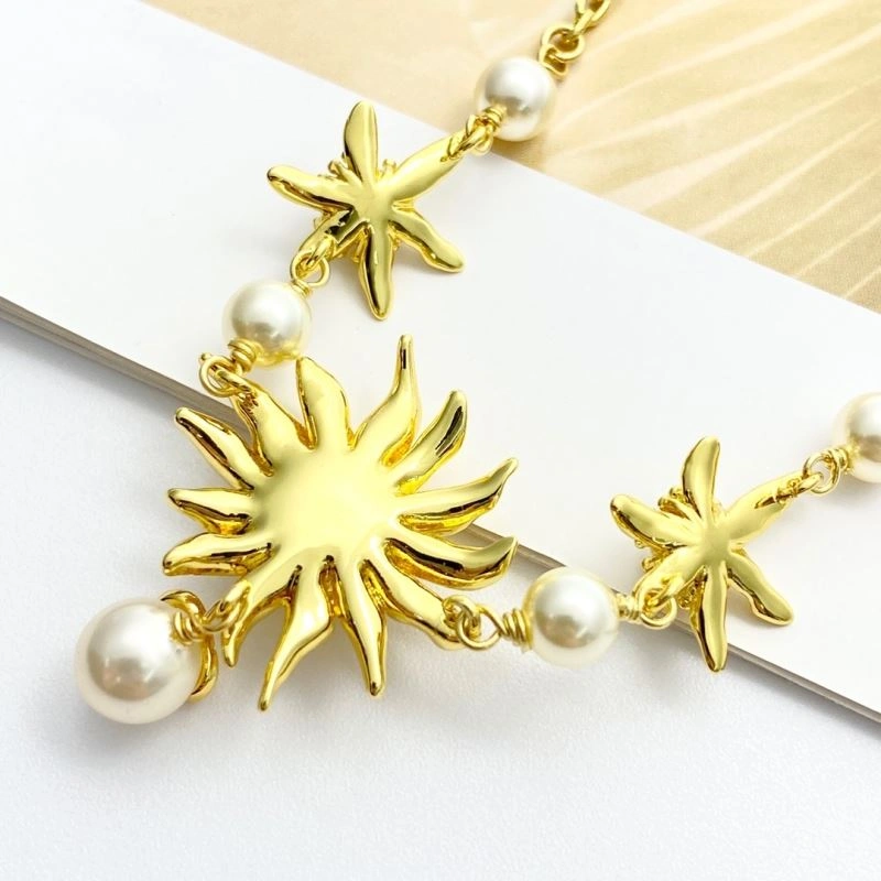 High fidelity Christian Dior Necklaces