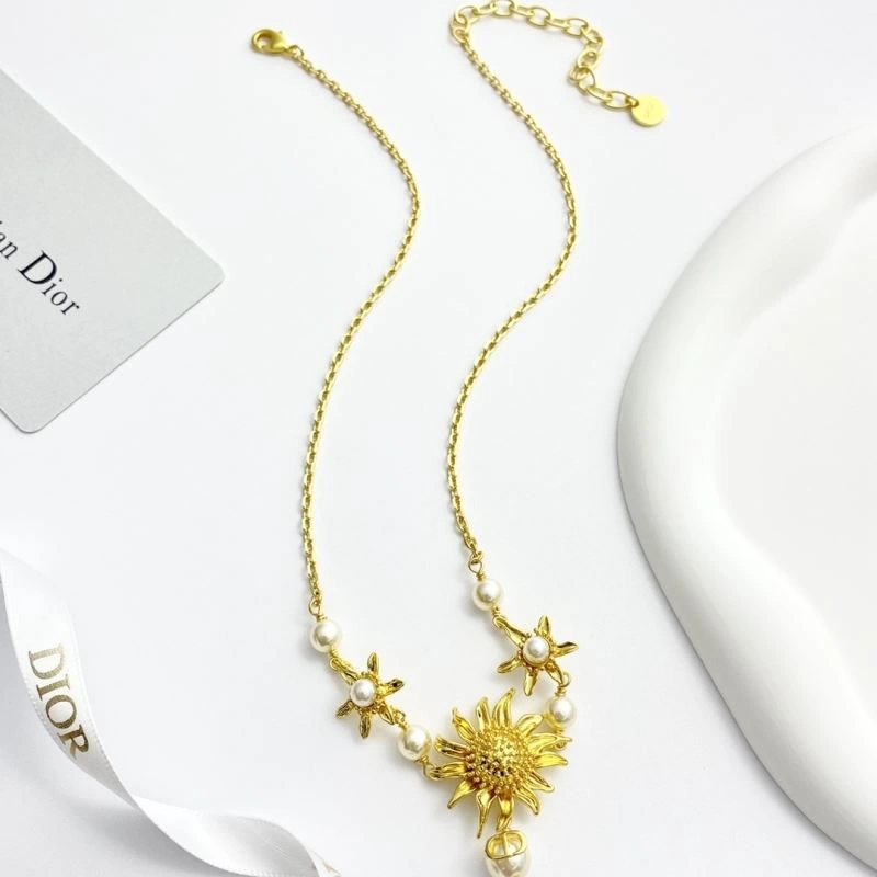 High fidelity Christian Dior Necklaces