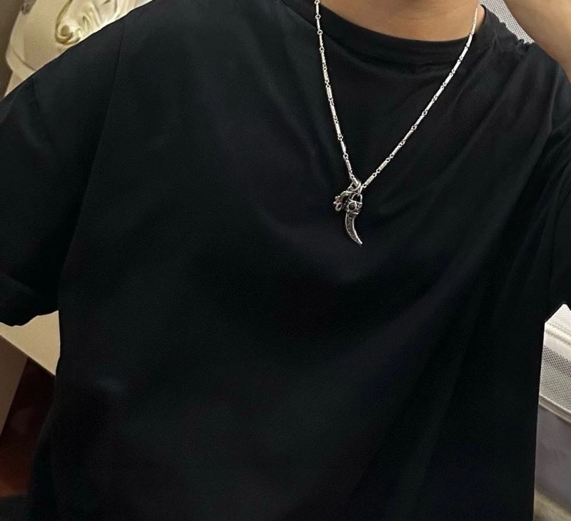 Reasonably priced Christian Dior Necklaces