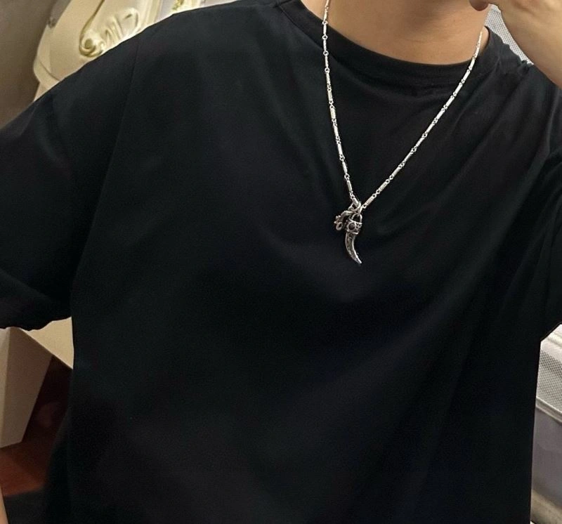 Reasonably priced Christian Dior Necklaces