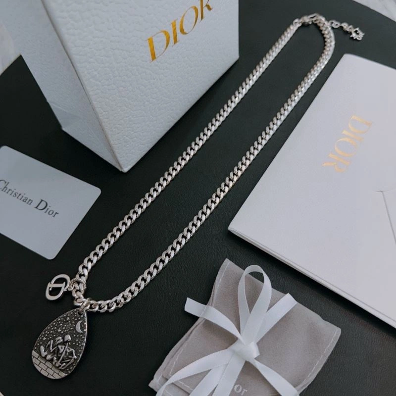 Discounted Christian Dior Necklaces
