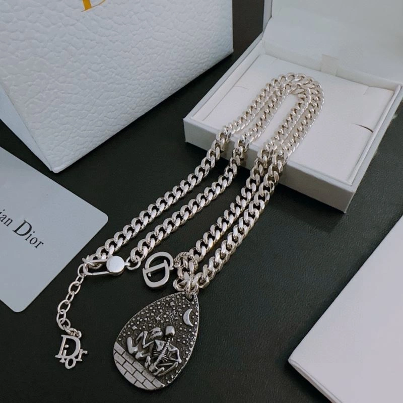 Discounted Christian Dior Necklaces