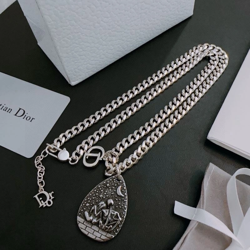 Discounted Christian Dior Necklaces