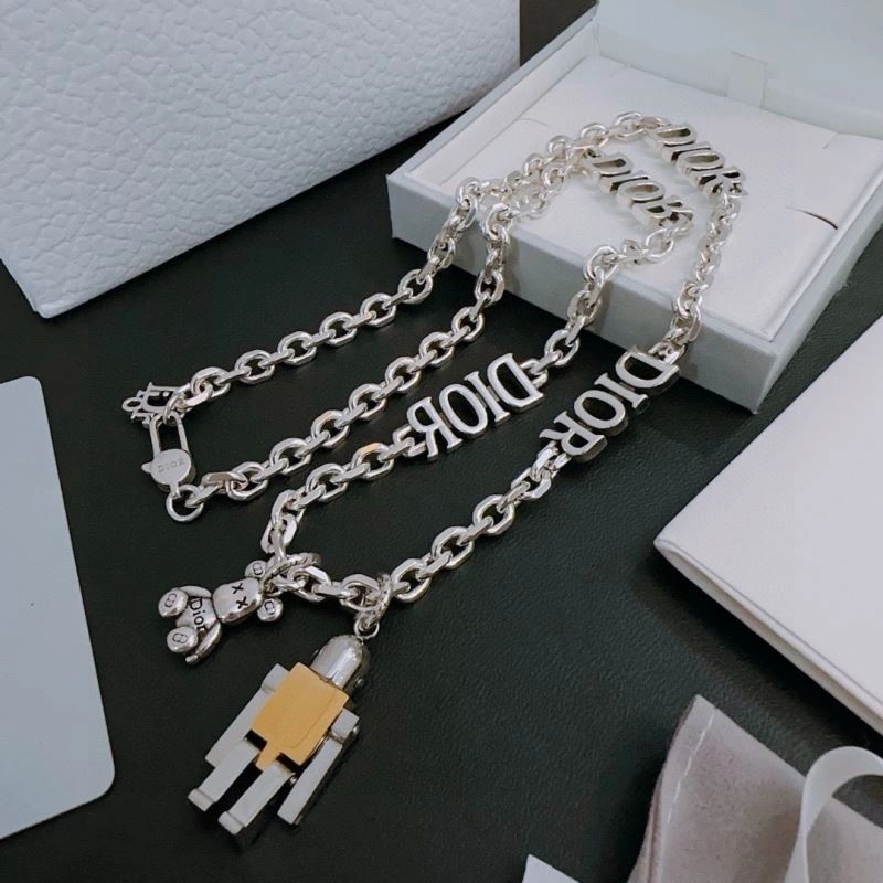 Bargain Christian Dior Necklaces