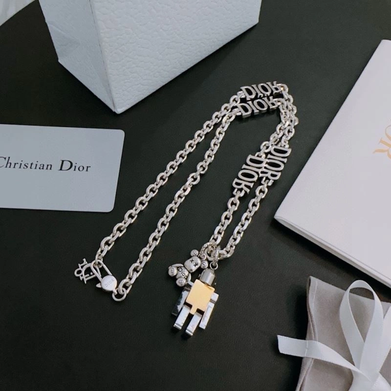 Bargain Christian Dior Necklaces