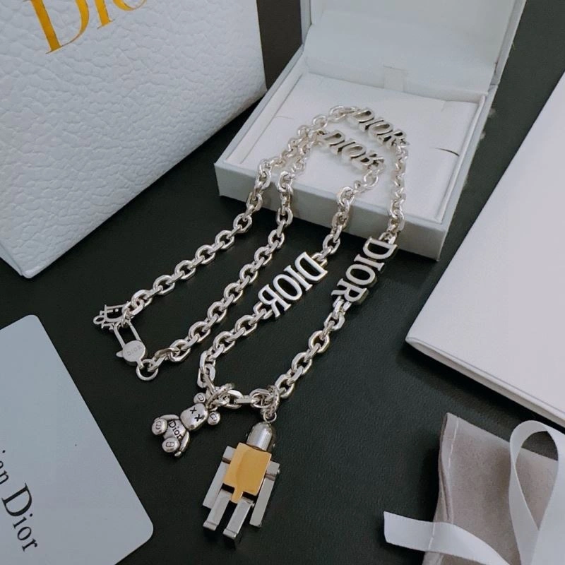 Bargain Christian Dior Necklaces