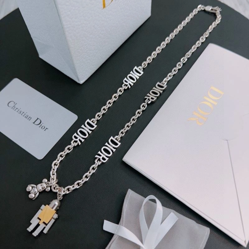 Bargain Christian Dior Necklaces