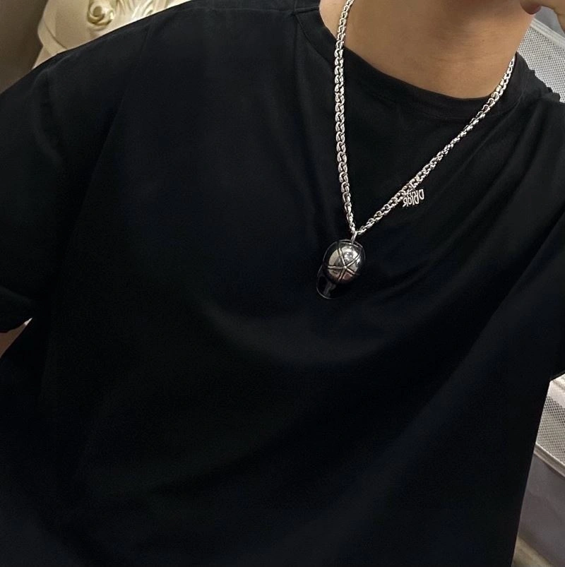 Cut-rate Christian Dior Necklaces