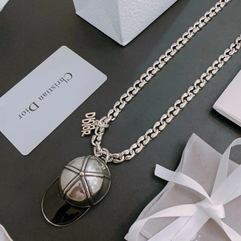 Cut-rate Christian Dior Necklaces