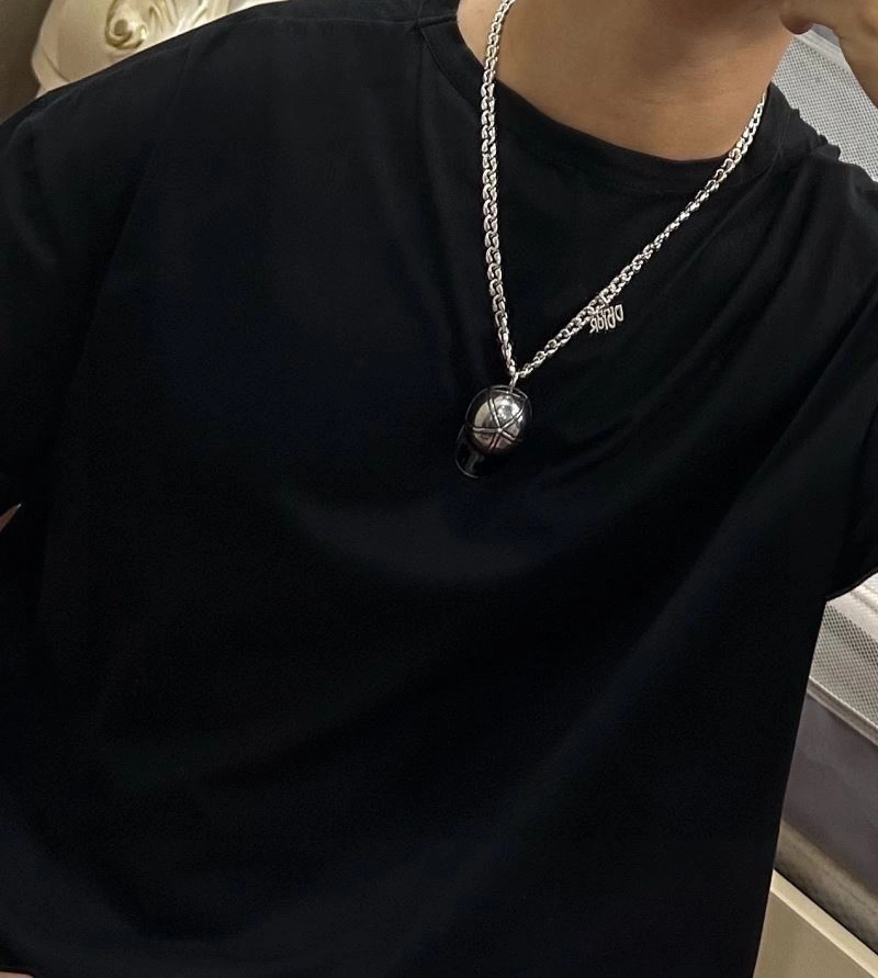 Cut-rate Christian Dior Necklaces