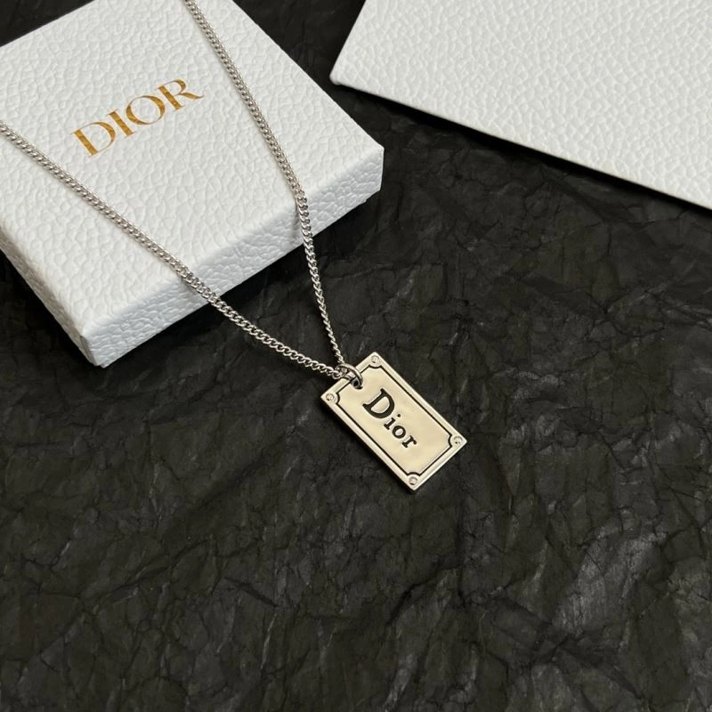 Economical Christian Dior Necklaces