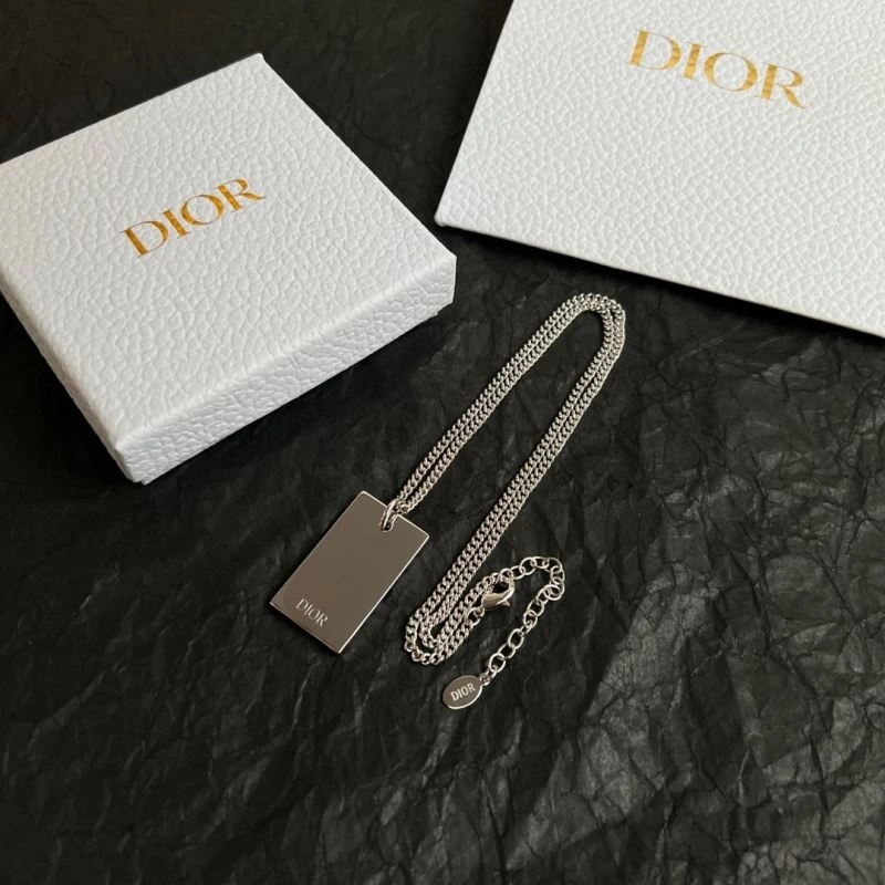 Economical Christian Dior Necklaces