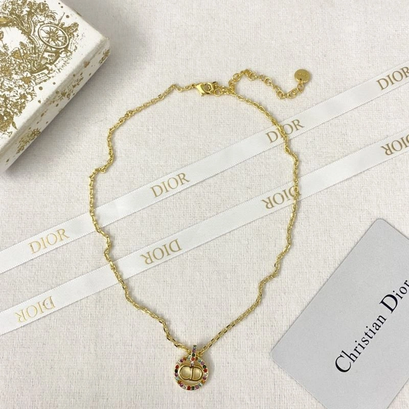 Accurate model Christian Dior Necklaces