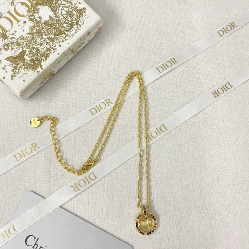 Accurate model Christian Dior Necklaces