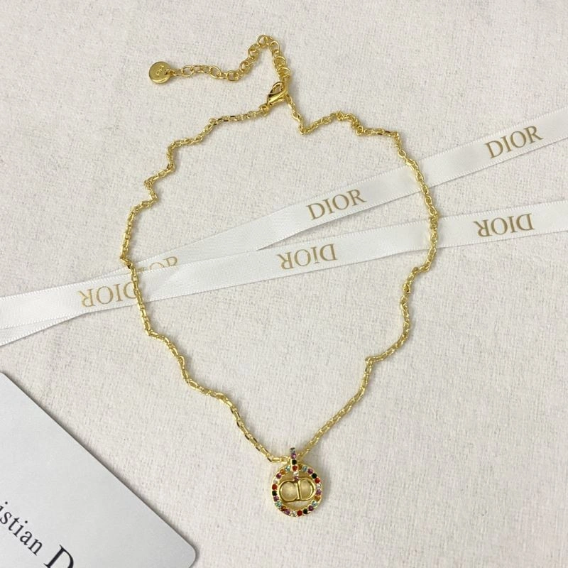 Accurate model Christian Dior Necklaces
