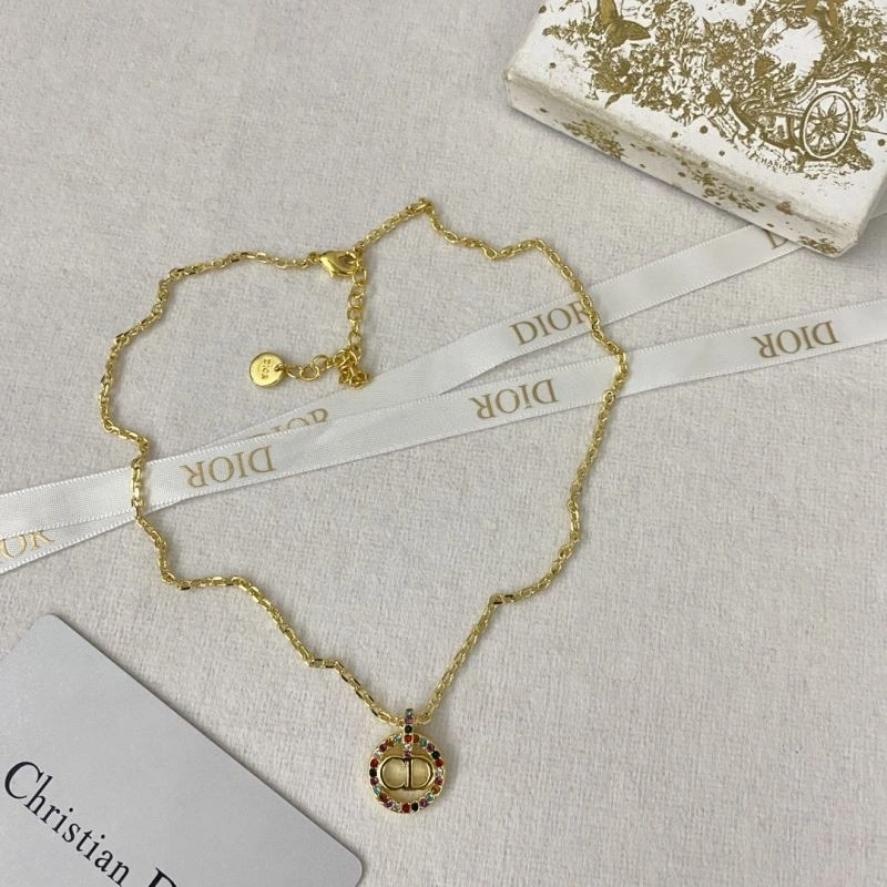 Accurate model Christian Dior Necklaces