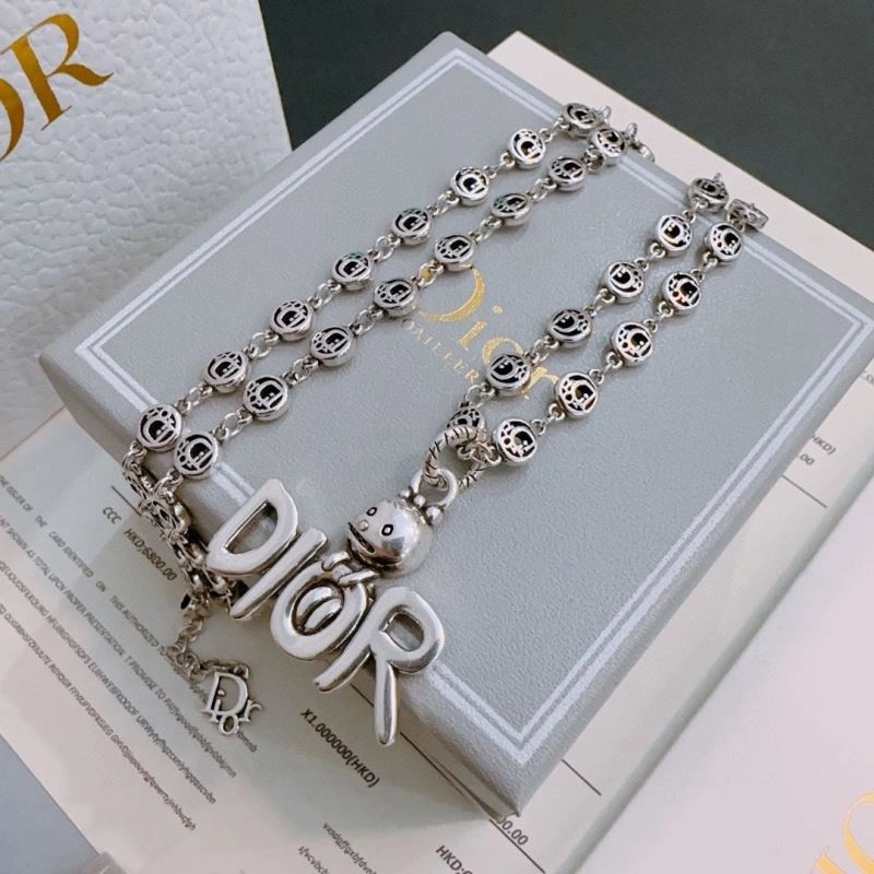 Economical Christian Dior Necklaces