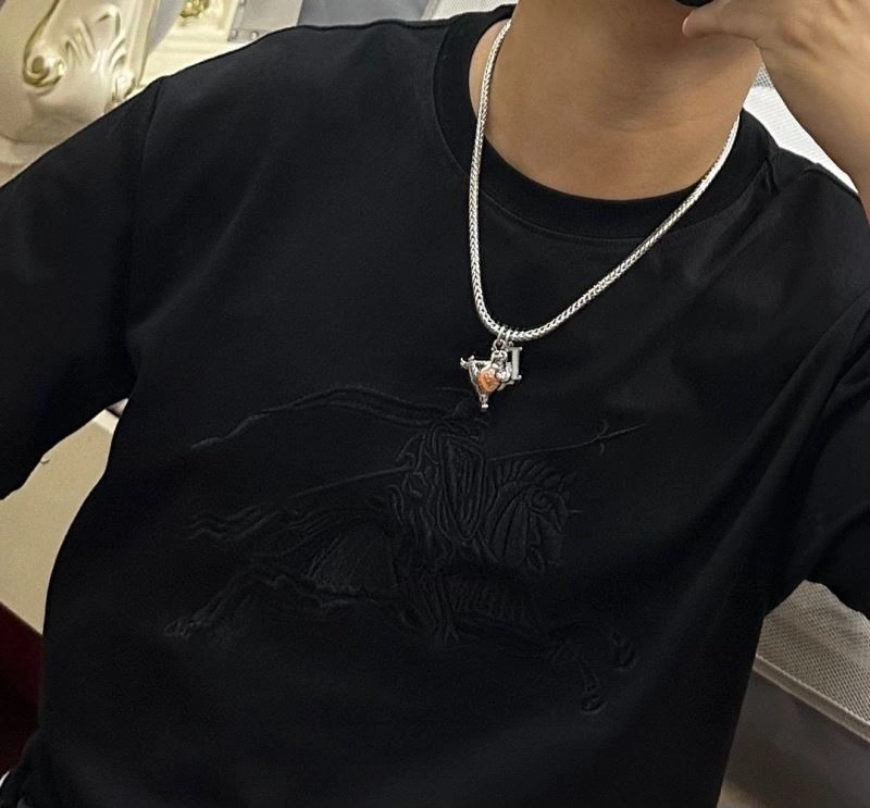 Indistinguishable Christian Dior Necklaces