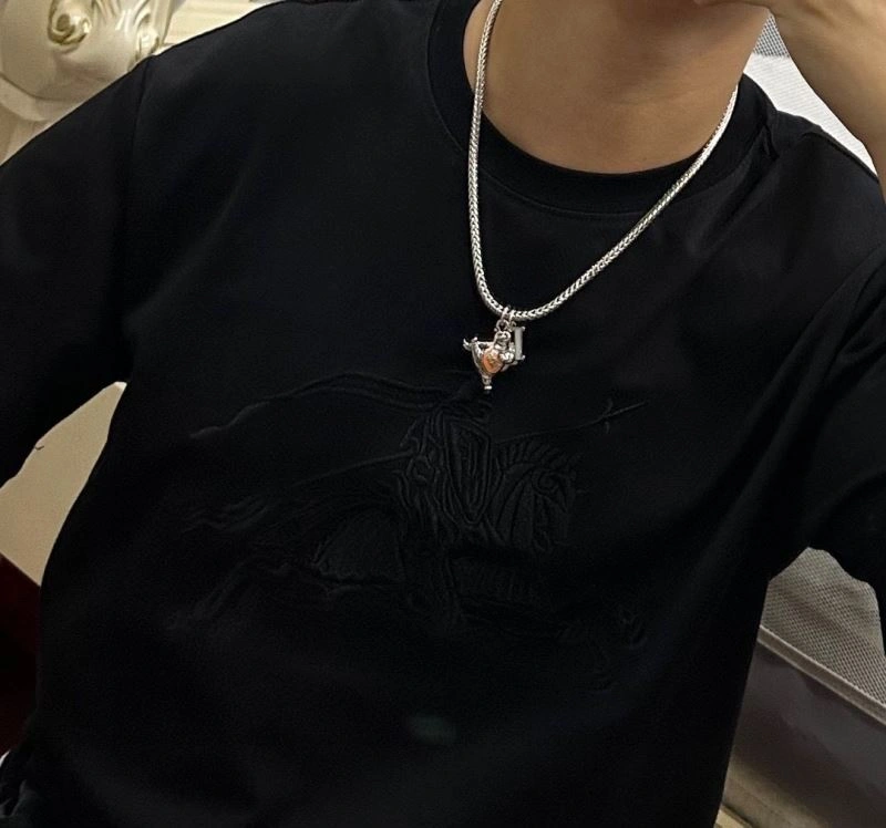 Indistinguishable Christian Dior Necklaces