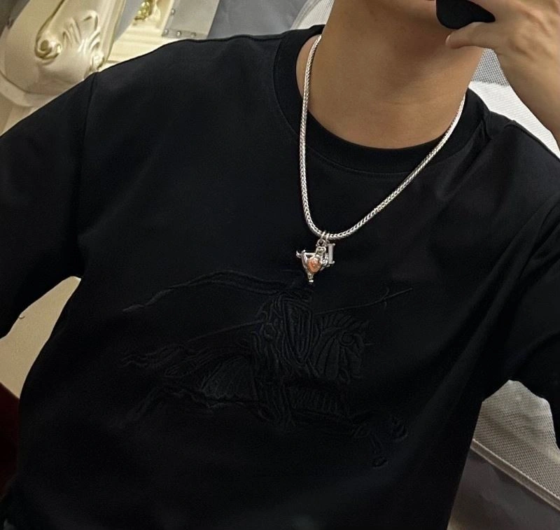 Indistinguishable Christian Dior Necklaces