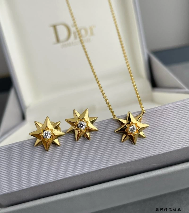 Economical Christian Dior Necklaces