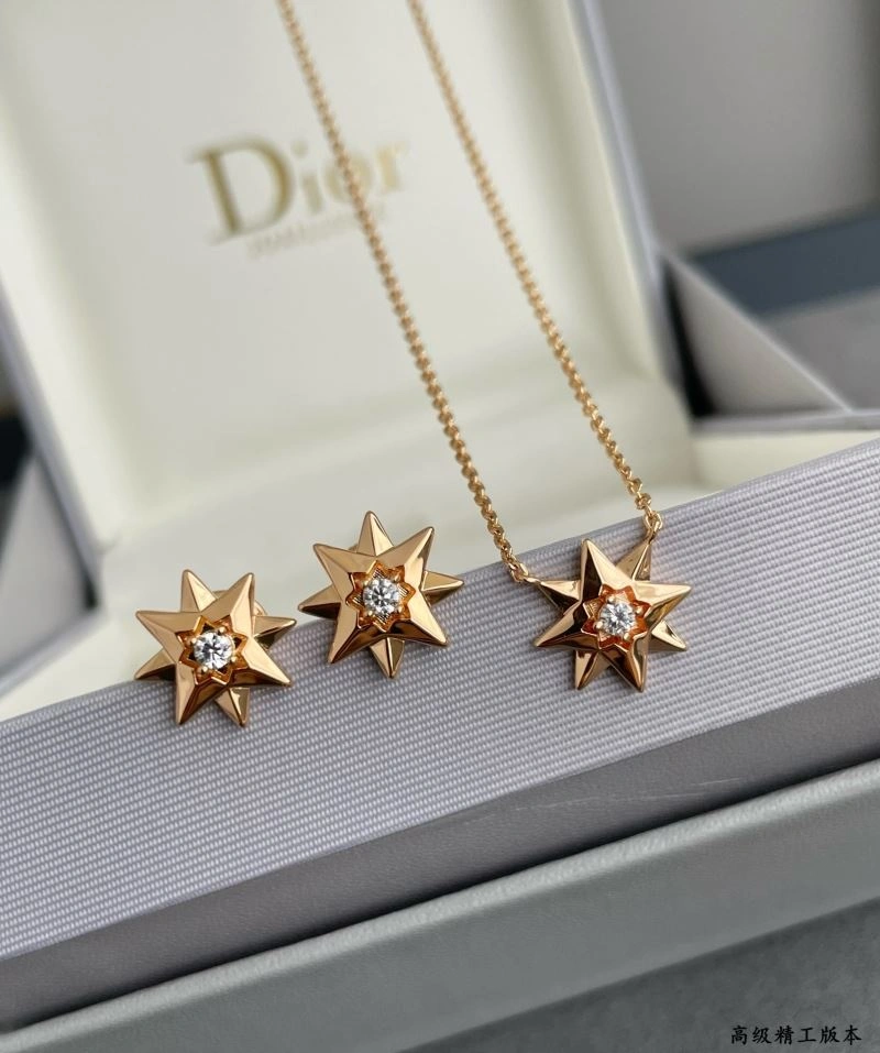 Economical Christian Dior Necklaces